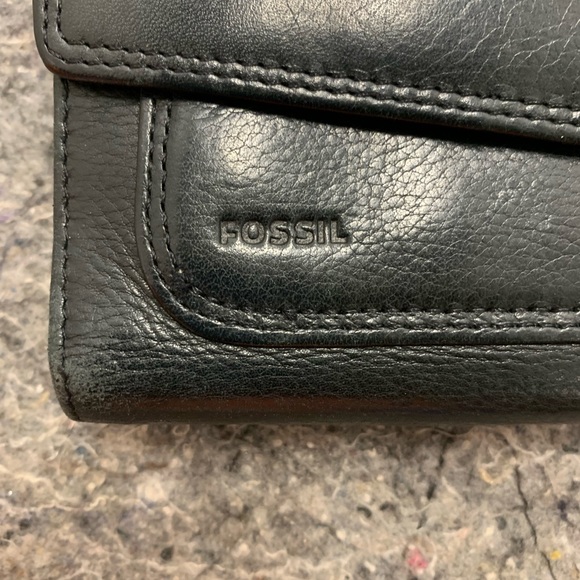 Fossil | Bags | Vintage Fossil Black Leather Wallet 954 | Poshmark